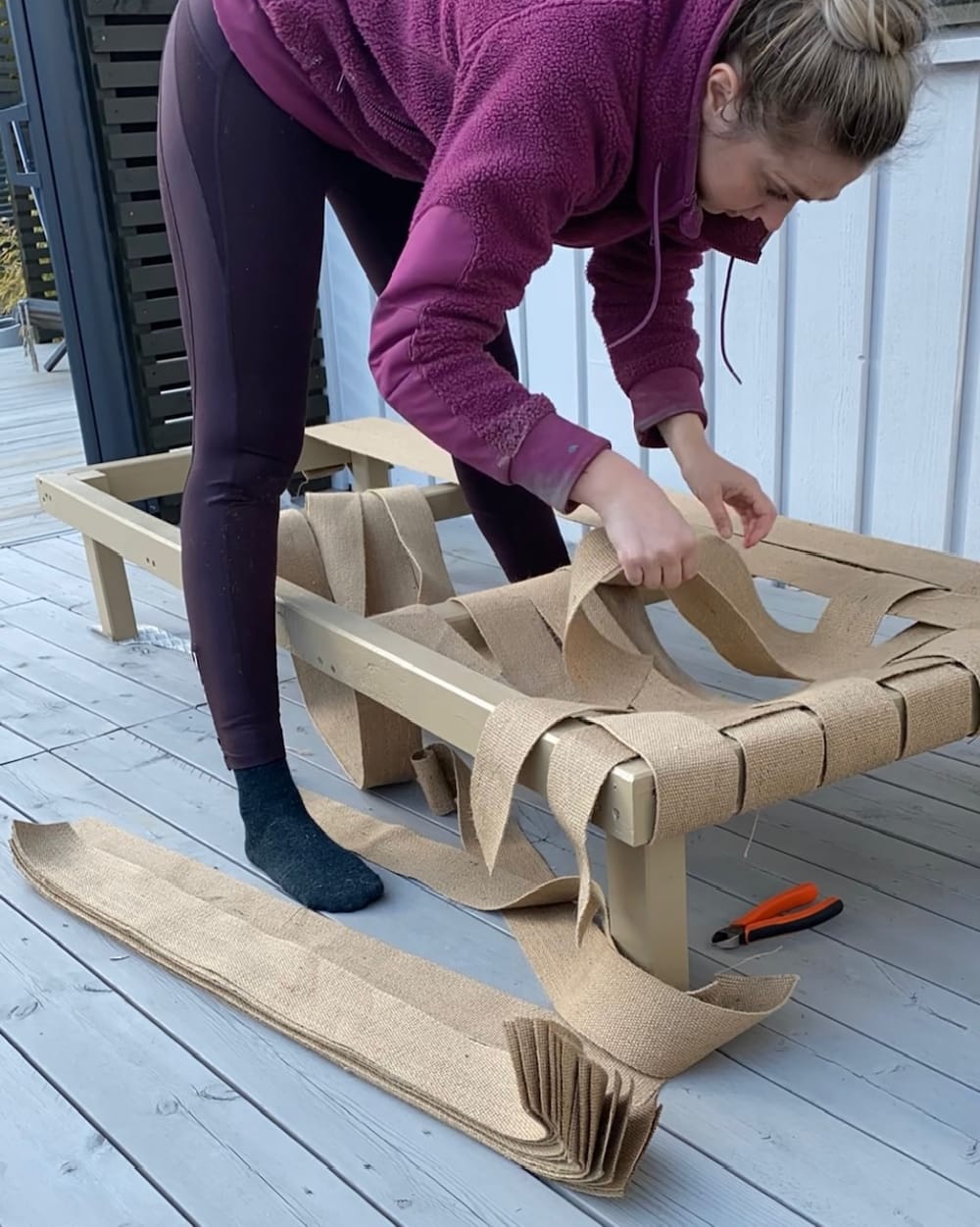 How to DIY a Sunbed made of ribbon